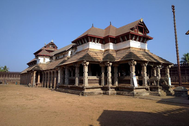 Shri Digamber Jain Atishay Kshetra Jain Kashi Moodabidri Karnataka ...